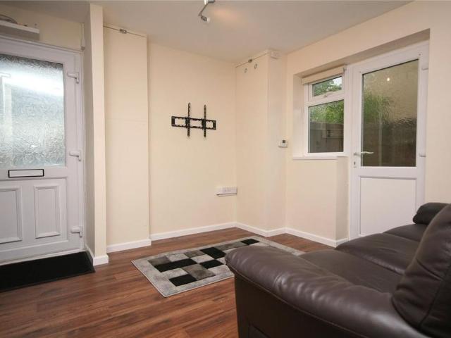 1 bedroom in a house share to rent