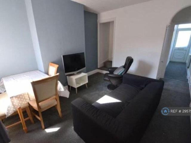 1 bedroom in a house share to rent