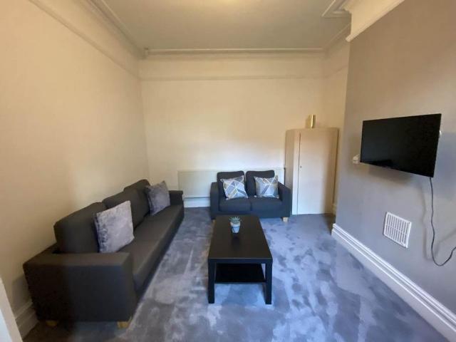 1 bedroom in a house share to rent
