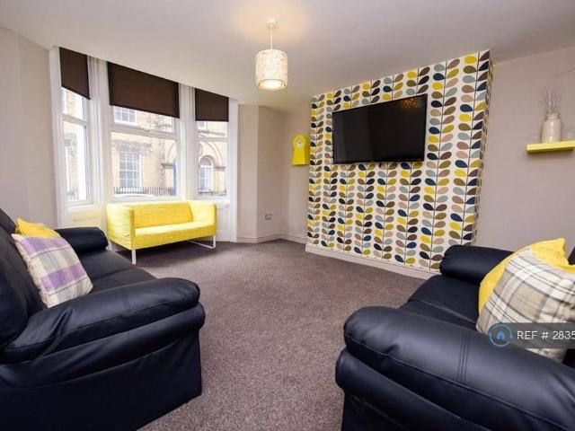 1 bedroom in a house share to rent
