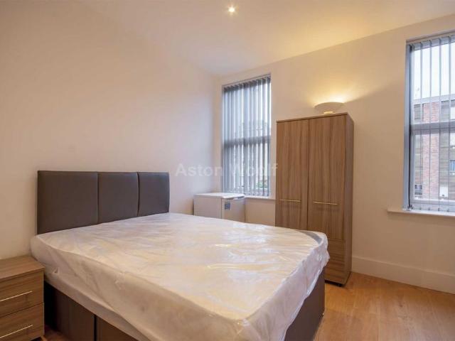 1 bedroom in a house share to rent