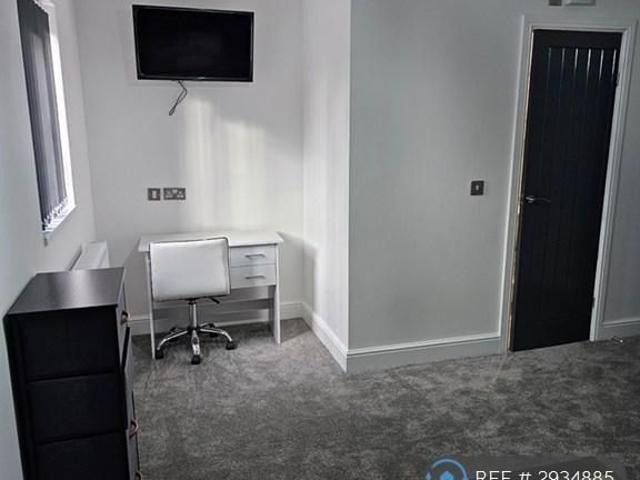 1 bedroom in a house share to rent
