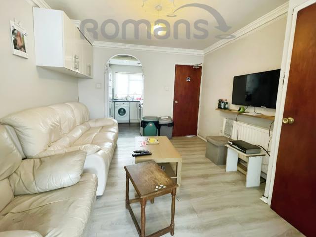 1 bedroom in a house share to rent