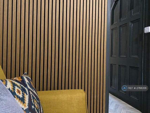 1 bedroom in a house share to rent