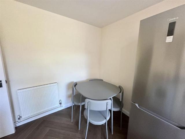 1 bedroom in a house share to rent