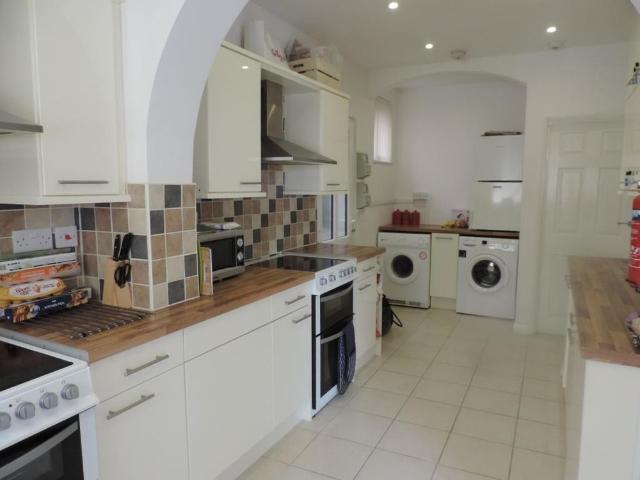 1 bedroom in a house share to rent
