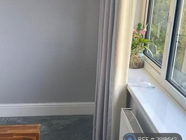 1 bedroom in a house share to rent