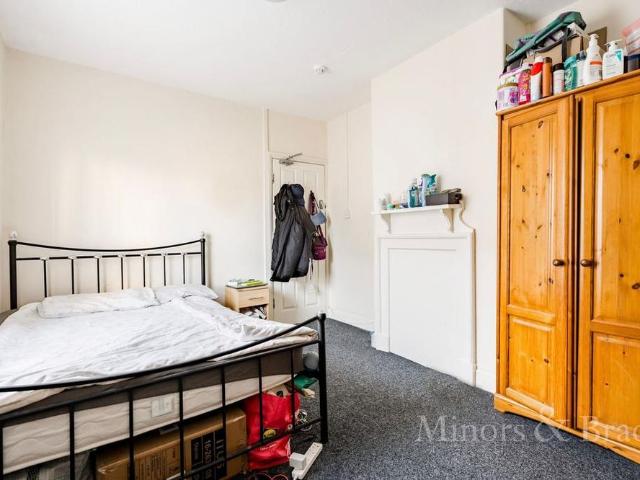 1 bedroom in a house share to rent