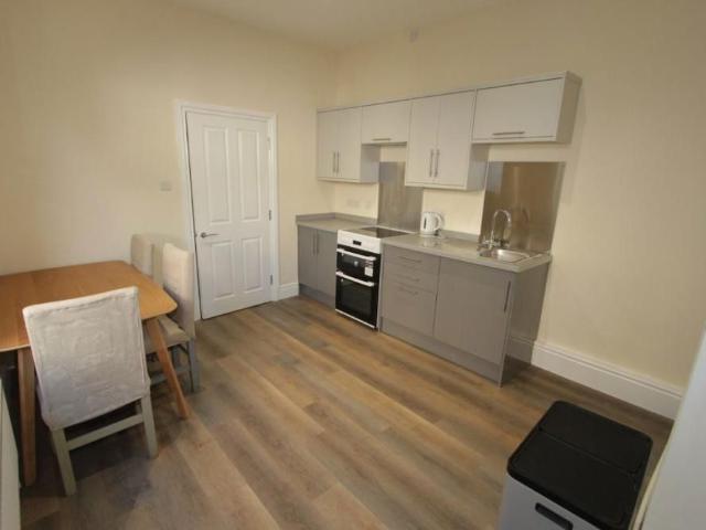 1 bedroom in a house share to rent