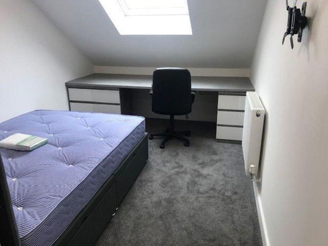 1 bedroom in a house share to rent