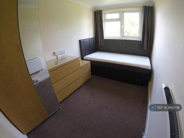 1 bedroom in a house share to rent