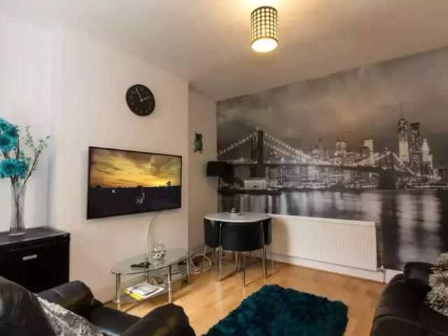 1 bedroom in a house share to rent
