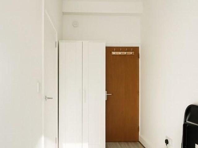 1 bedroom in a house share to rent