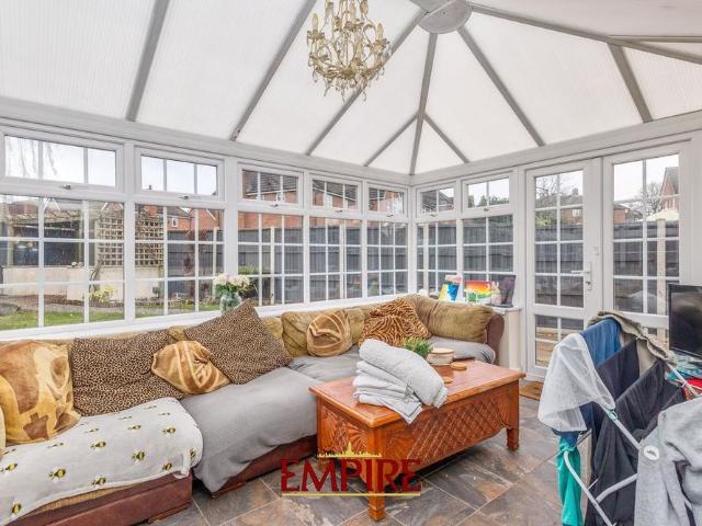 1 bedroom in a house share to rent