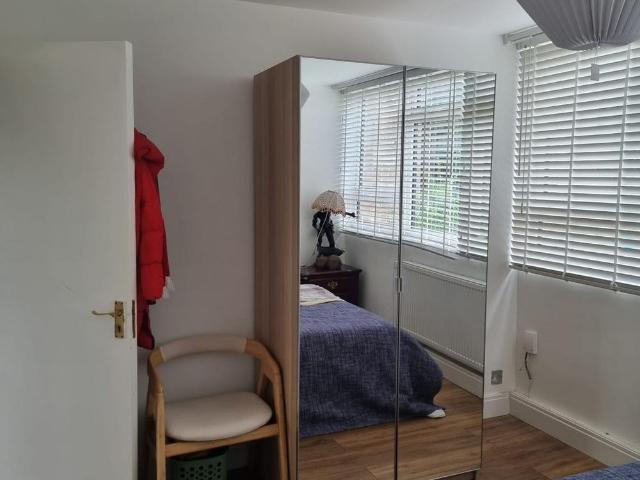 1 bedroom in a house share to rent
