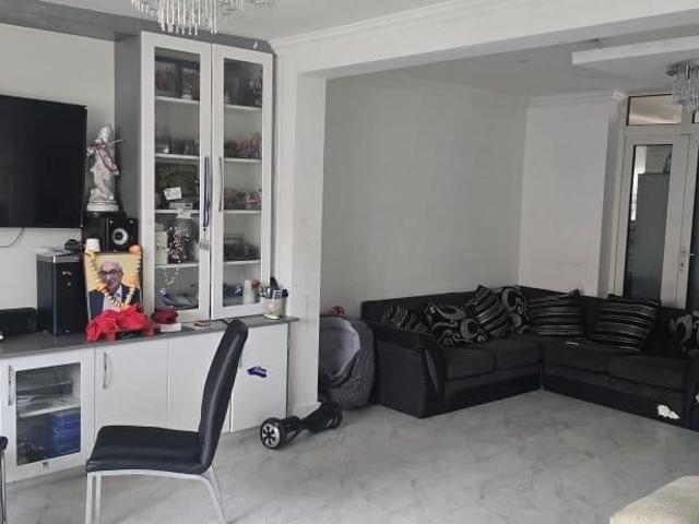 1 bedroom in a house share to rent