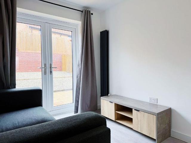 1 bedroom in a house share to rent