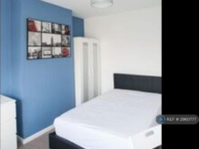 1 bedroom in a house share to rent