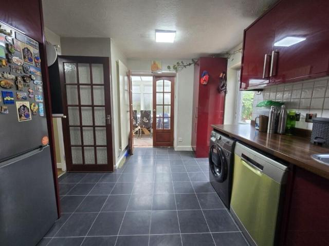 1 bedroom in a house share to rent