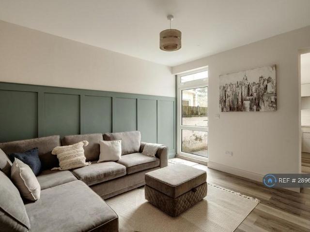 1 bedroom in a house share to rent