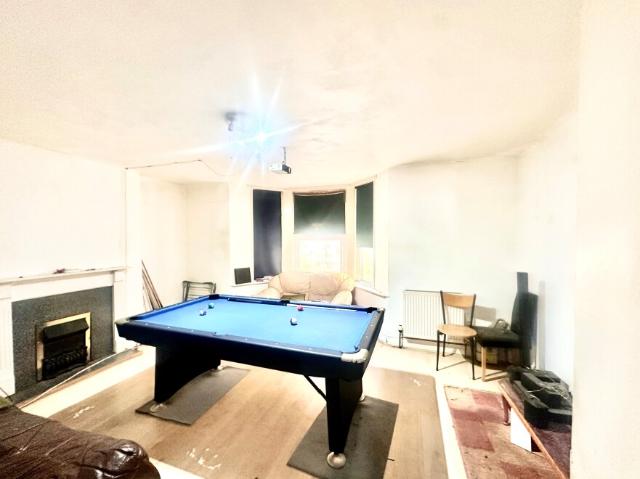 1 bedroom in a house share to rent