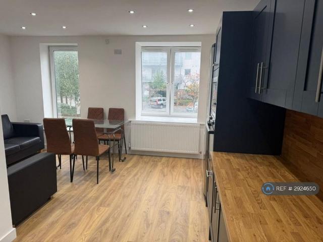 1 bedroom in a house share to rent