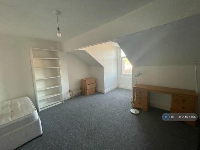 1 bedroom in a house share to rent