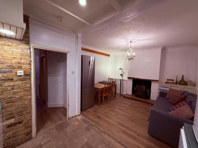 1 bedroom in a house share to rent