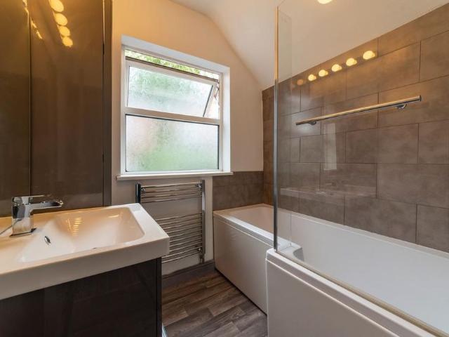 1 bedroom in a house share to rent