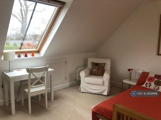 1 bedroom in a house share to rent