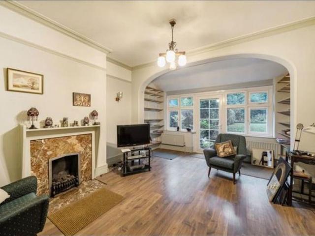 1 bedroom in a house share to rent