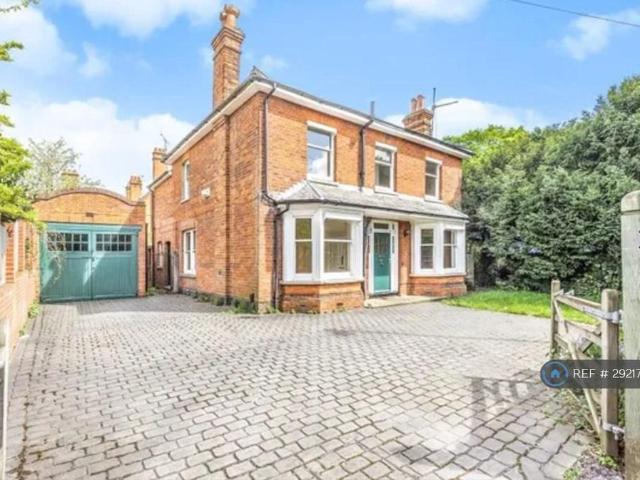 1 bedroom in a house share to rent