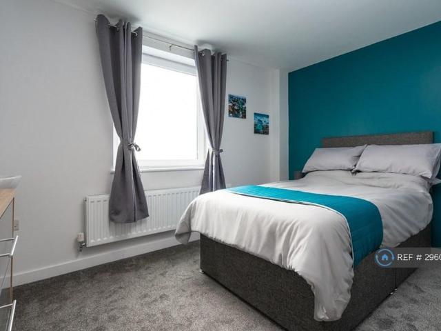 1 bedroom in a house share to rent