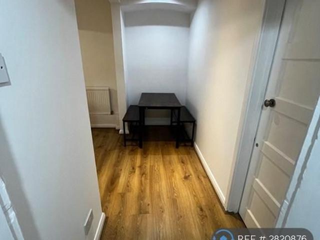1 bedroom in a house share to rent