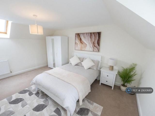 1 bedroom in a house share to rent