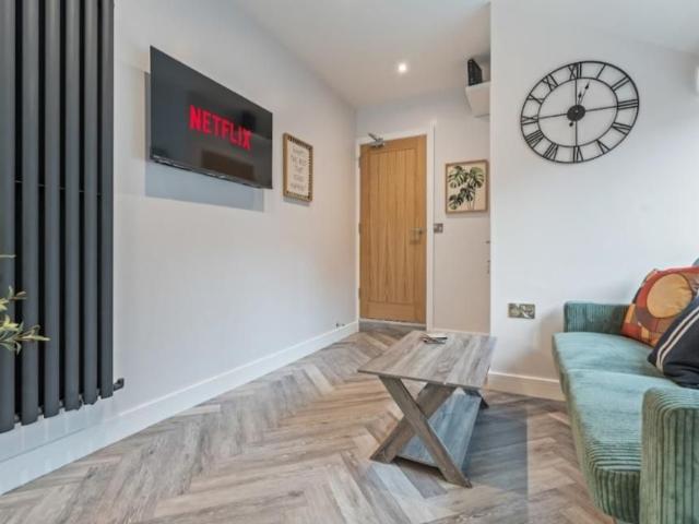 1 bedroom in a house share to rent
