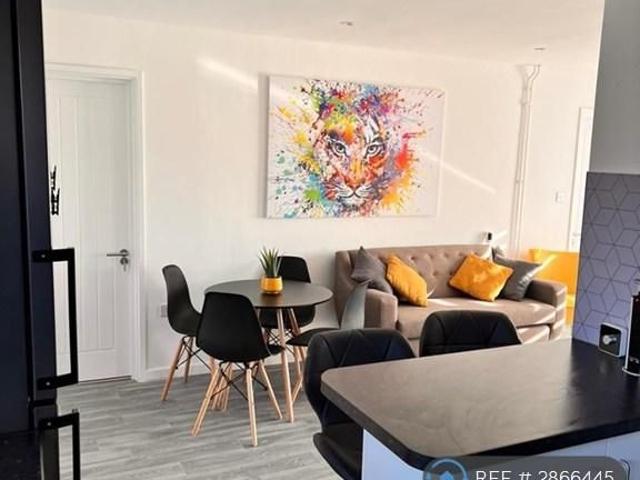 1 bedroom in a house share to rent