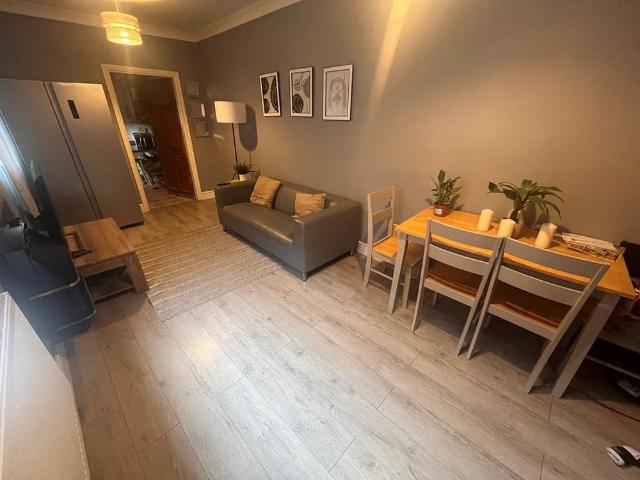 1 bedroom in a house share to rent
