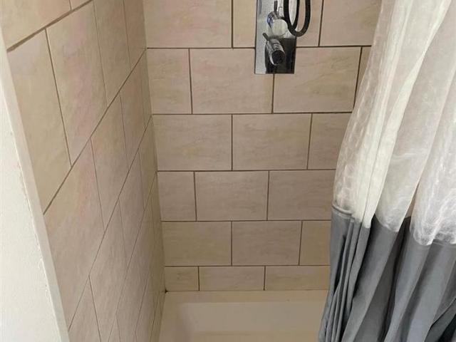 1 bedroom in a house share to rent