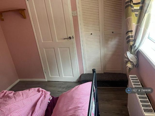 1 bedroom in a house share to rent