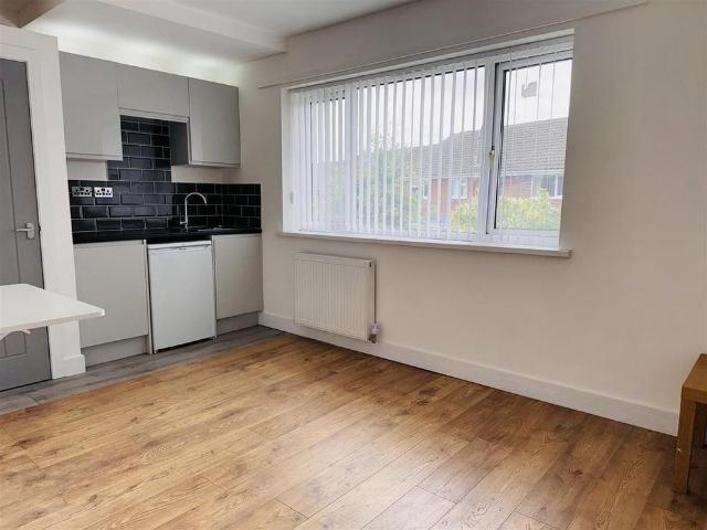 1 bedroom in a house share to rent