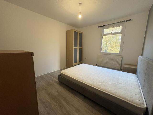 1 bedroom in a house share to rent