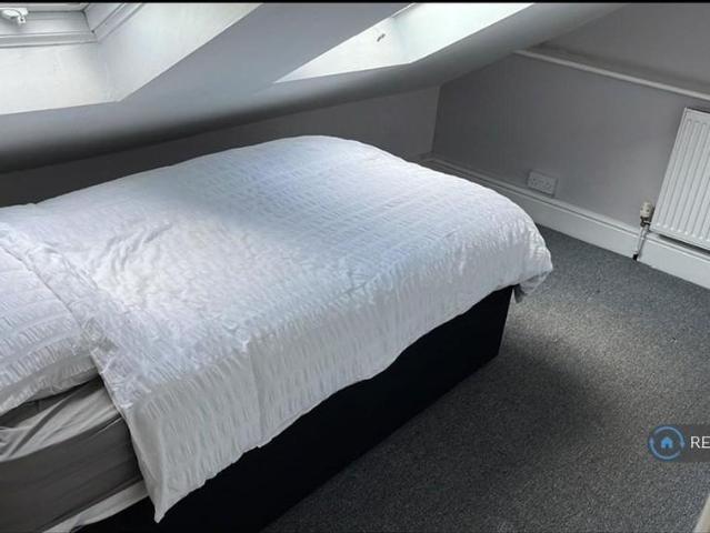 1 bedroom in a house share to rent