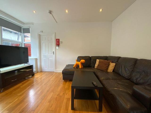 1 bedroom in a house share to rent