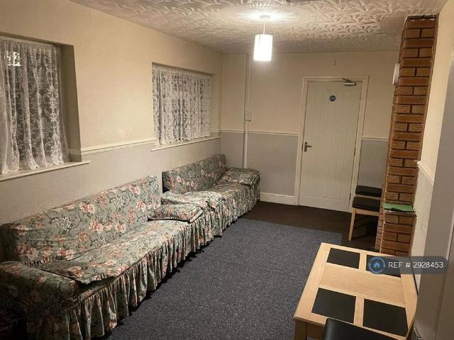 1 bedroom in a house share to rent