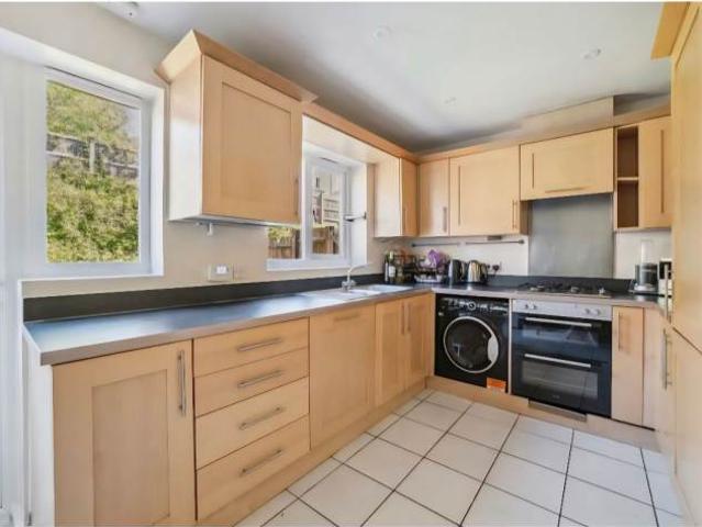1 bedroom in a house share to rent