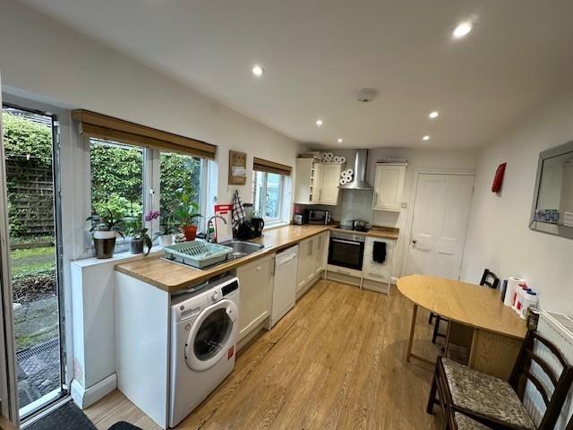 1 bedroom in a house share to rent