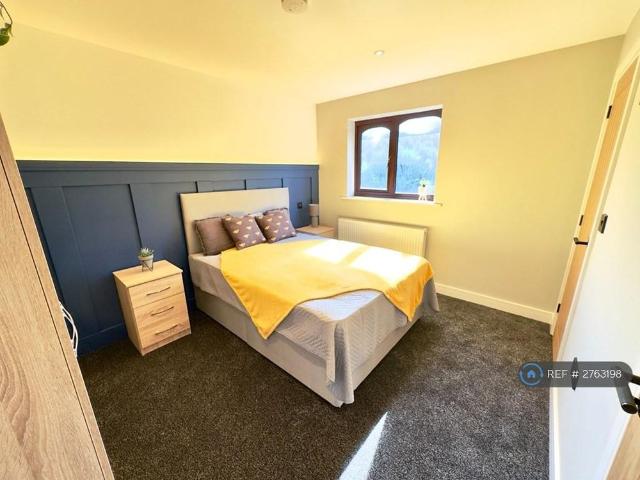 1 bedroom in a house share to rent