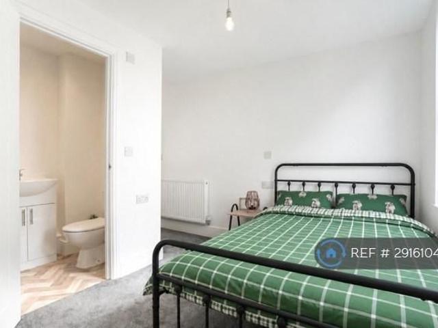 1 bedroom in a house share to rent