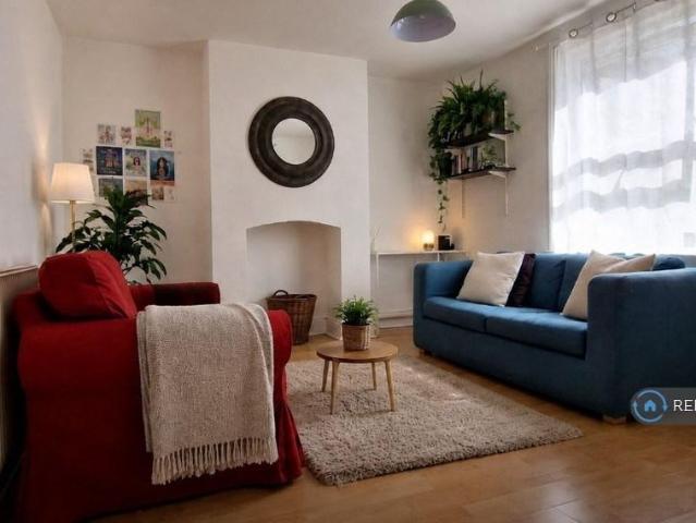 1 bedroom in a house share to rent